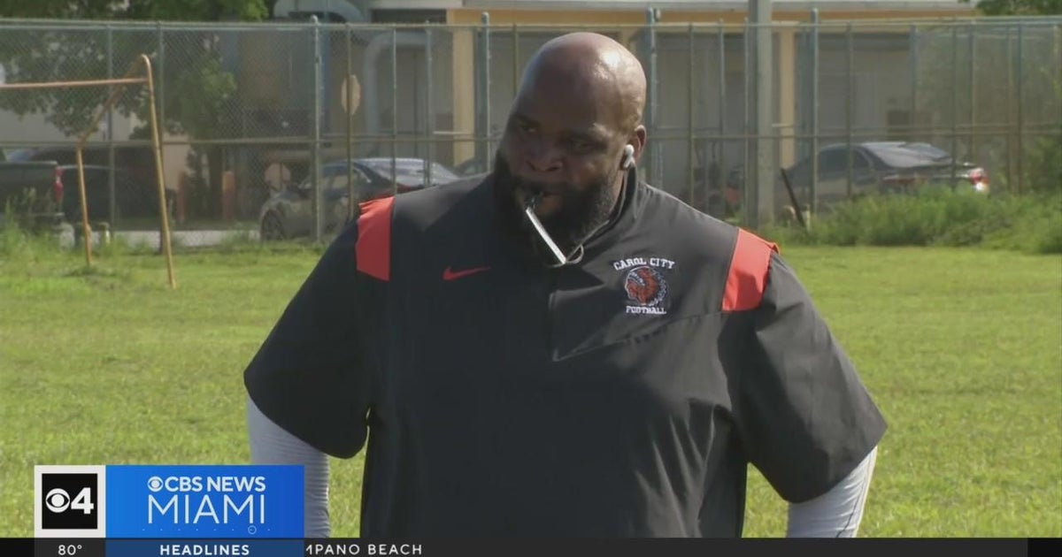 Nat Moore Trophy: Carol City coaching legend - CBS Miami