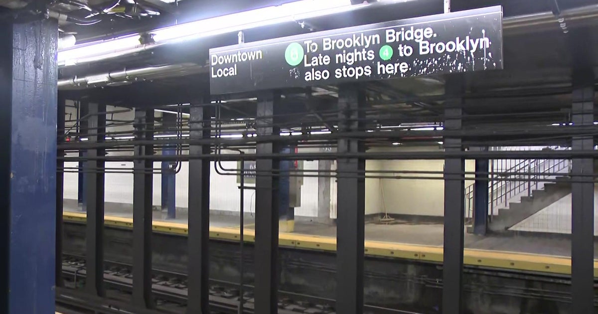 Police: Man, 74, pushed onto subway tracks in unprovoked attack on Upper East Side - CBS New York