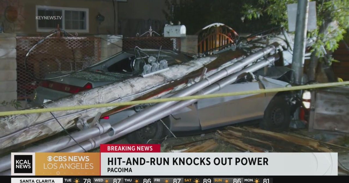 Driver Flees After Crashing Into Power Pole In Pacoima Cbs Los Angeles