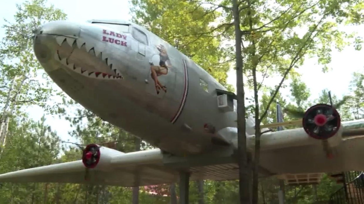 Wisconsin Airbnb made from World War II cargo plane - CBS Chicago