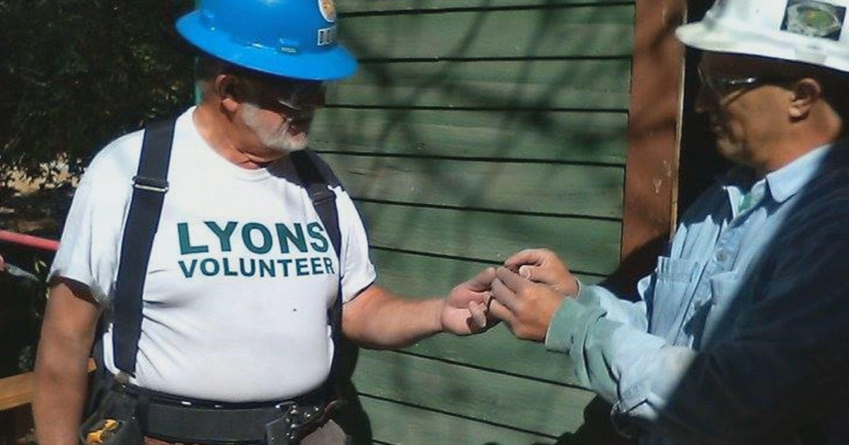 Historic Colorado flood spawns massive volunteer effort in Lyons that ...