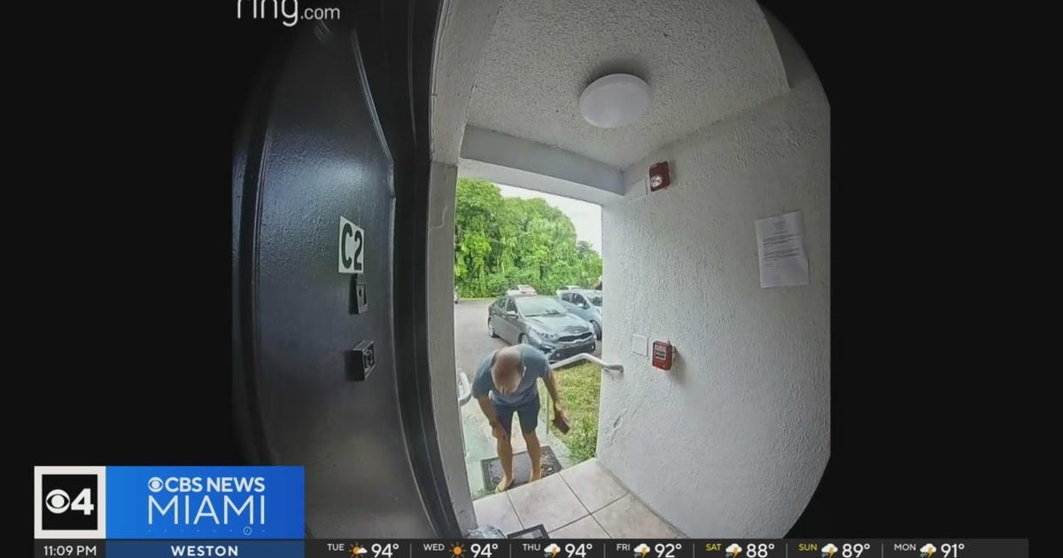 DoorDasher caught on video spitting on food delivery - CBS Miami
