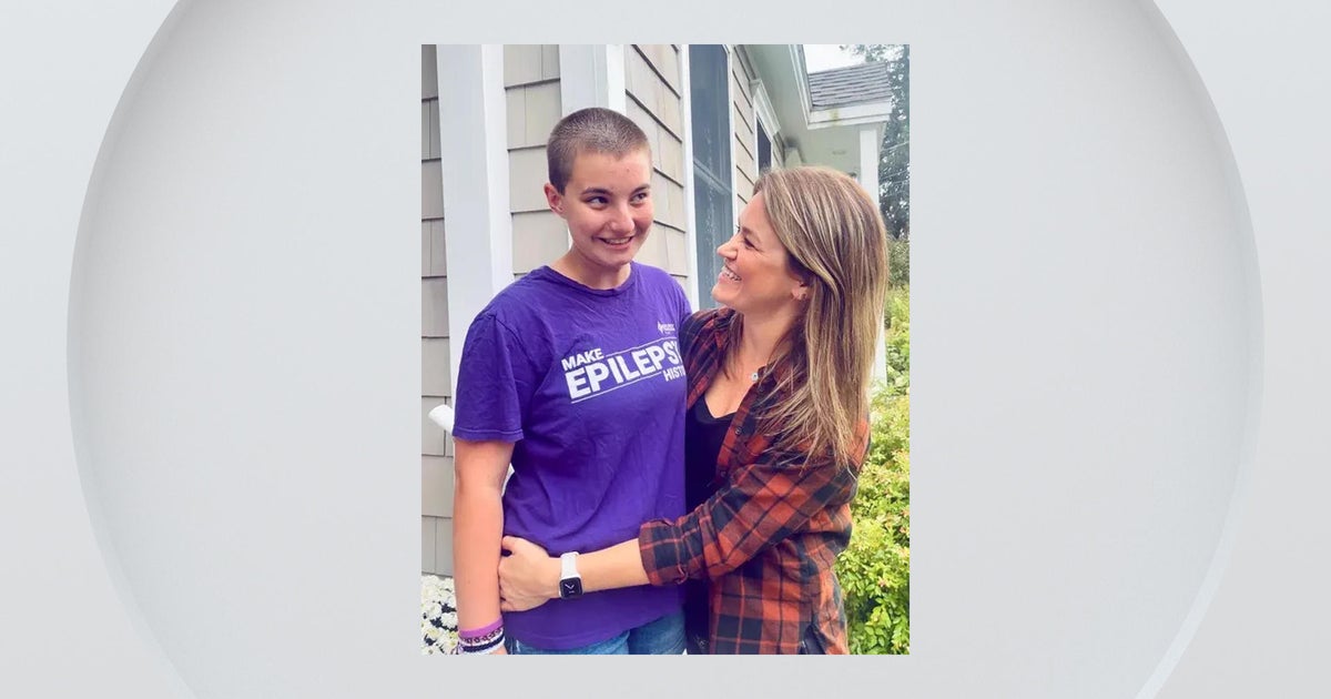 CBS News Colorado anchors wear purple for anchor Kelly Werthmann's ...