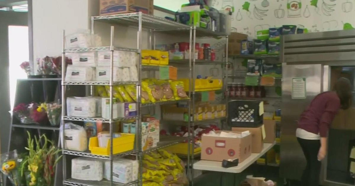Common Pantry opens its doors to new facility in North Center - CBS Chicago