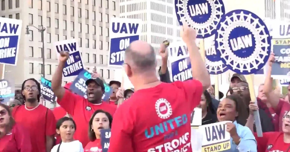 UAW strike enters third day - CBS Chicago