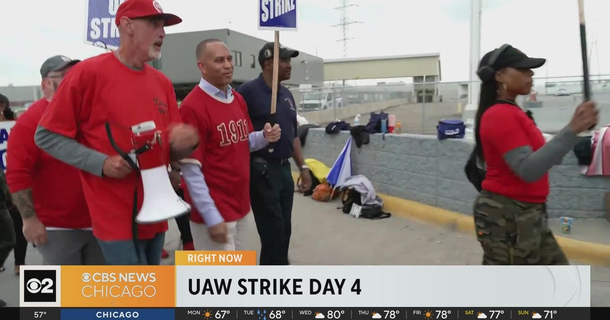 UAW strike enters day 4 - CBS Chicago
