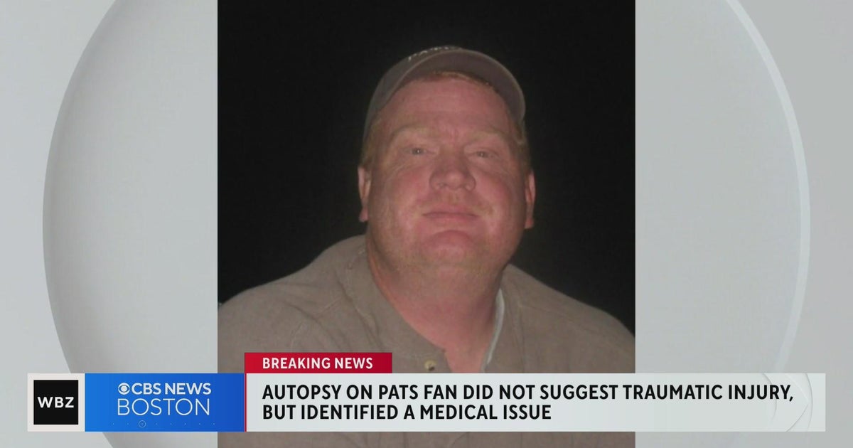 Autopsy identifies "medical issue" in death of Patriots fan Dale Mooney ...