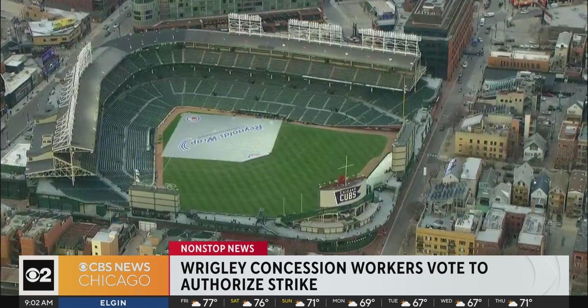 Wrigley Field concession workers vote to authorize strike - CBS Chicago