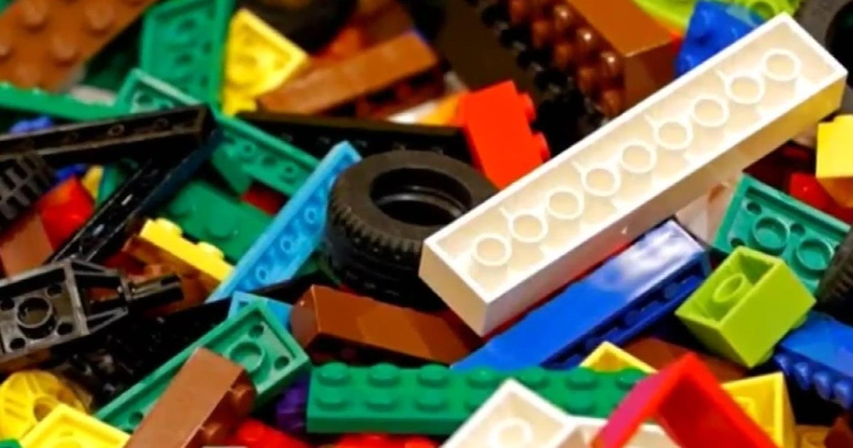 Lego scraps plans to use recycled plastic - CBS Chicago