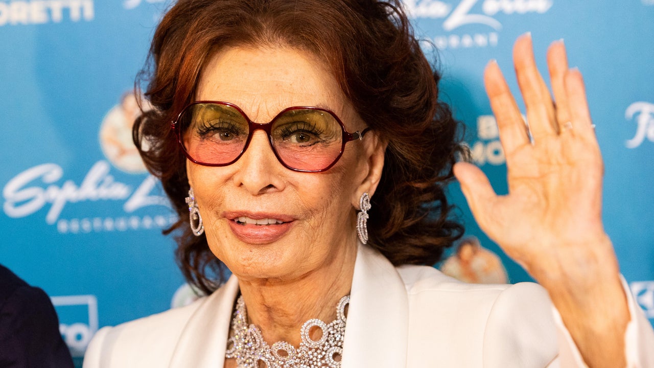Sophia Loren news - Today’s latest updates - CBS News