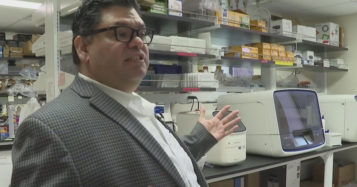 University of Chicago professor aims to share passion for science on ...