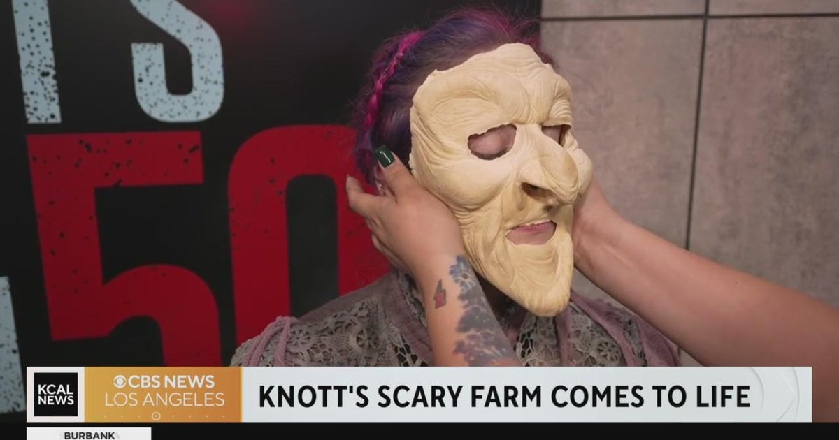 Knott's Scary Farm transforms into a spooky experience with over 1,000 actors - CBS Los Angeles