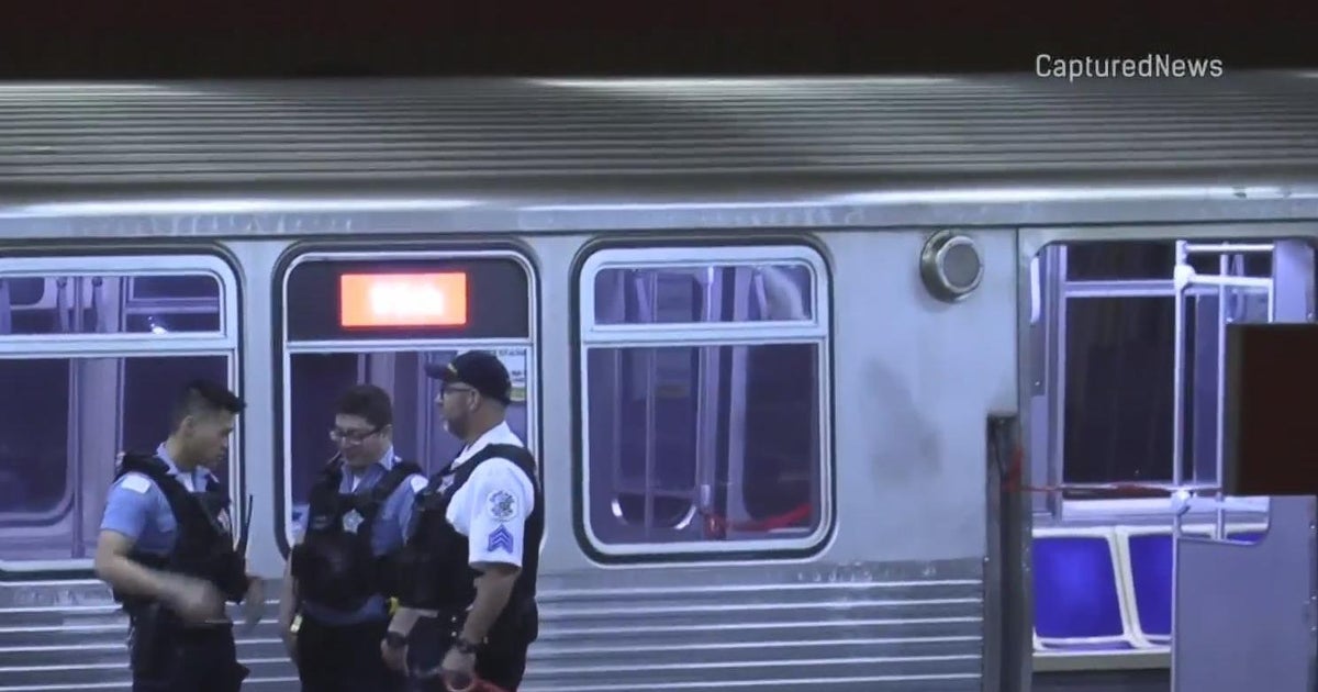 Man shot while riding train in Chicago - CBS Chicago
