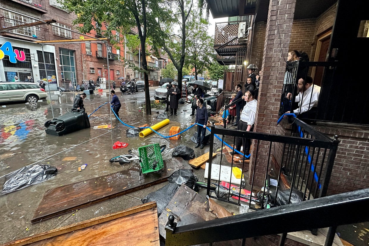 Flooding leaves parts of New York City underwater