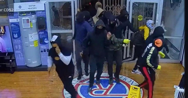 New security video released in Philadelphia lootings - CBS News