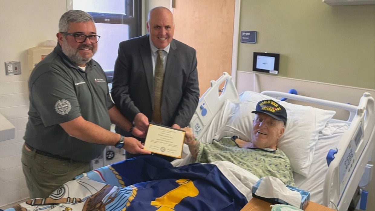 95-year-old WWII veteran Bill Chase receives diploma from Brighton High ...
