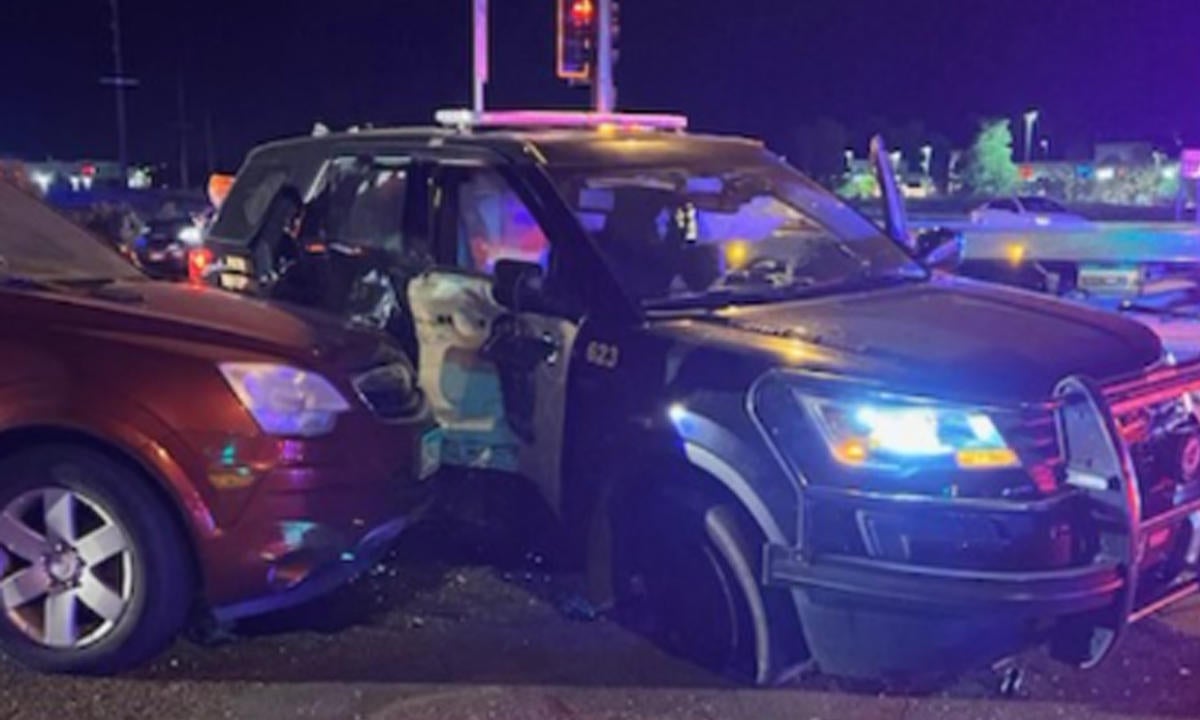 Elk River police officer hurt in broadside crash on Highway 169 - CBS ...