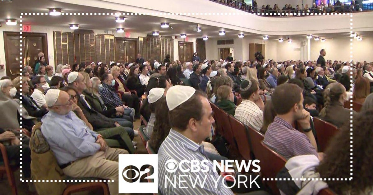 Hundreds attend service at UWS synagogue to show support for Israel ...