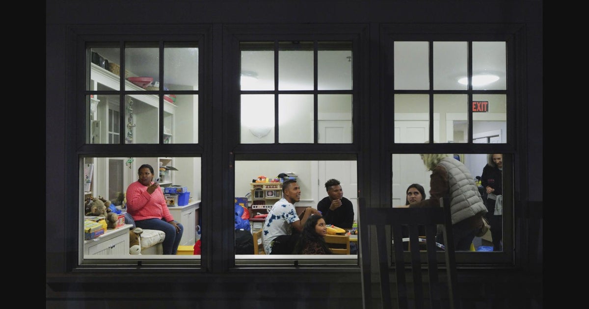 Investigating how Florida flew migrants to Martha's Vineyard | 60 ...