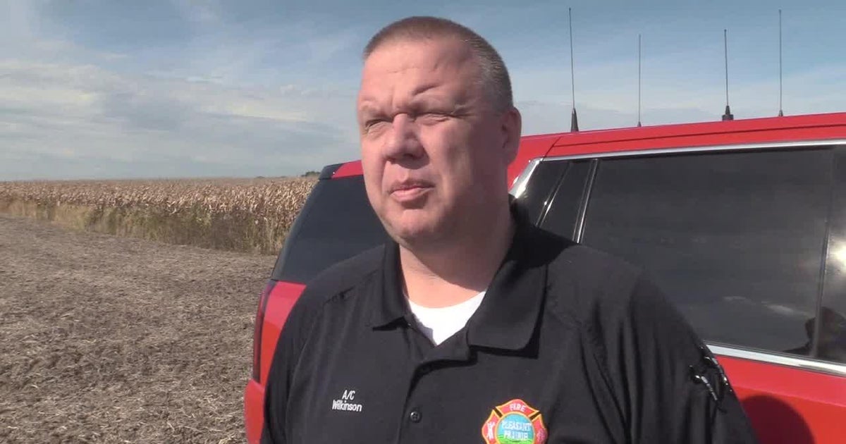 Chopper 2 makes emergency landing after hitting bird in Wisconsin - CBS ...