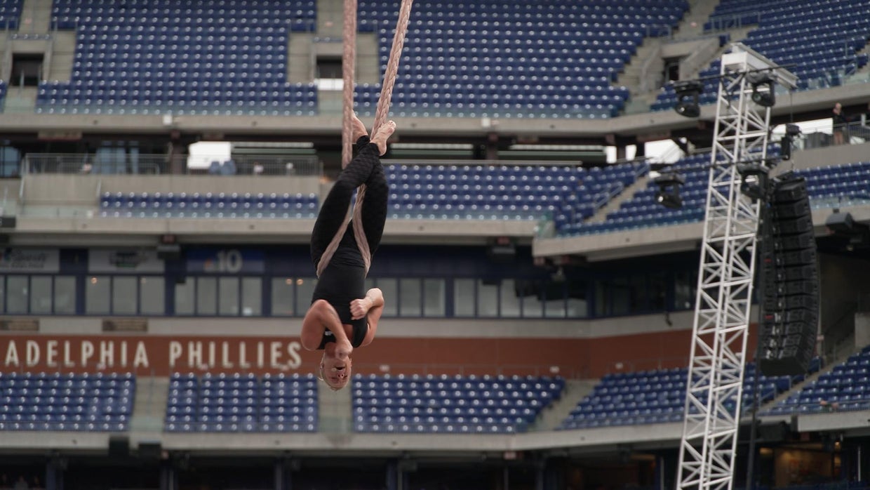 Pink still feels like an underdog, even as the singer sells out ...