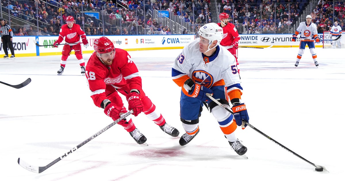 Islanders blow 2-goal lead in third, fall to Red Wings in OT - CBS New York