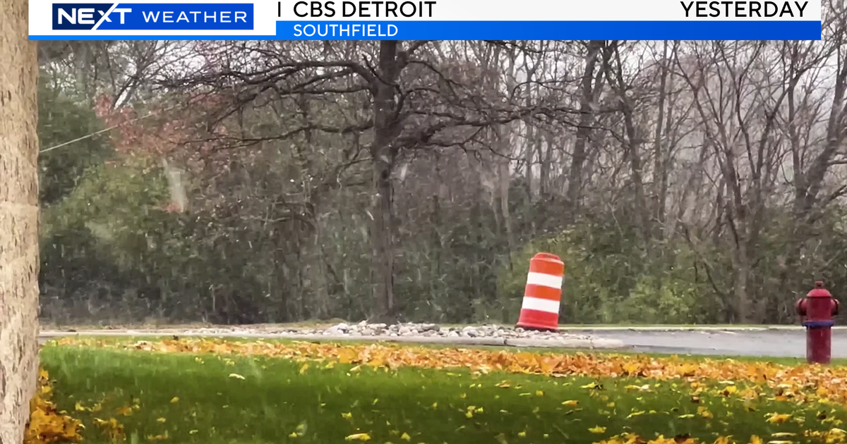 Snowfall record set in Detroit on Halloween - CBS Detroit