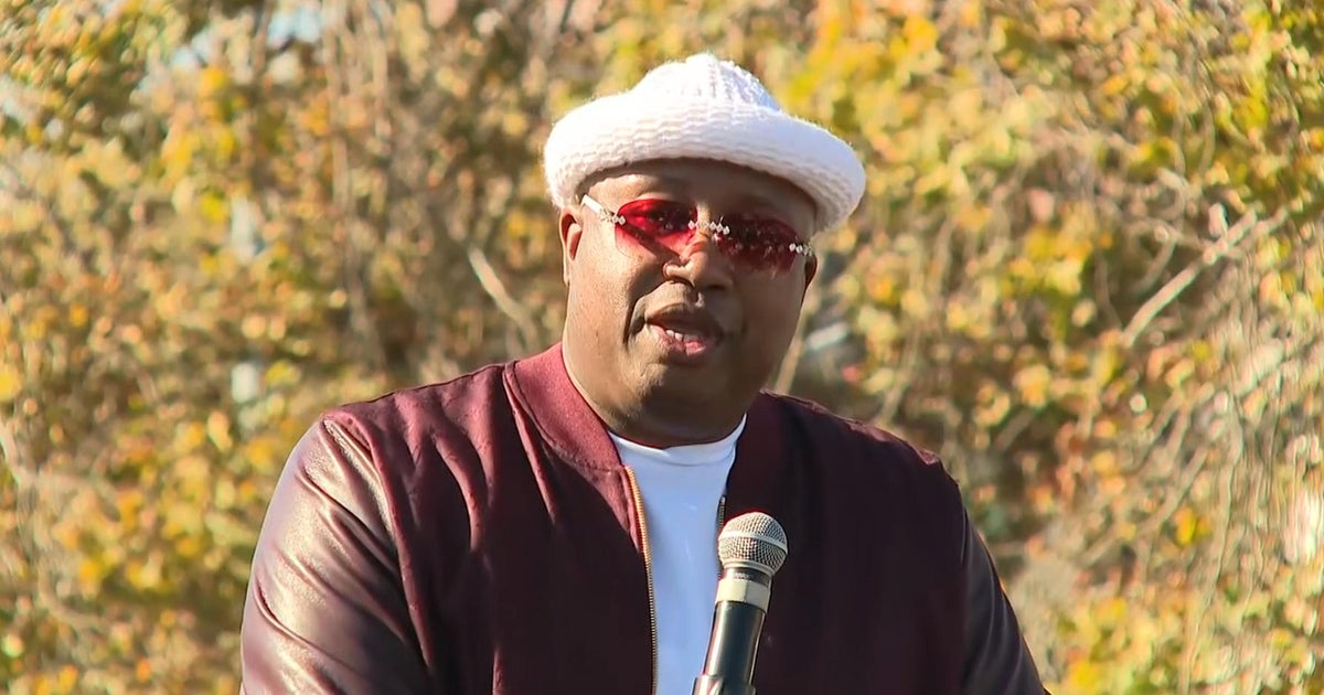 Raw: Iconic Bay Area rapper E-40 speaks at Tupac Shakur Way dedication ...