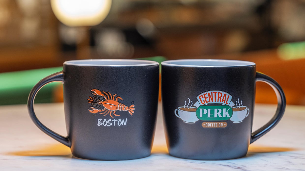"Friends" coffee shop Central Perk opens on Boston's Newbury Street ...