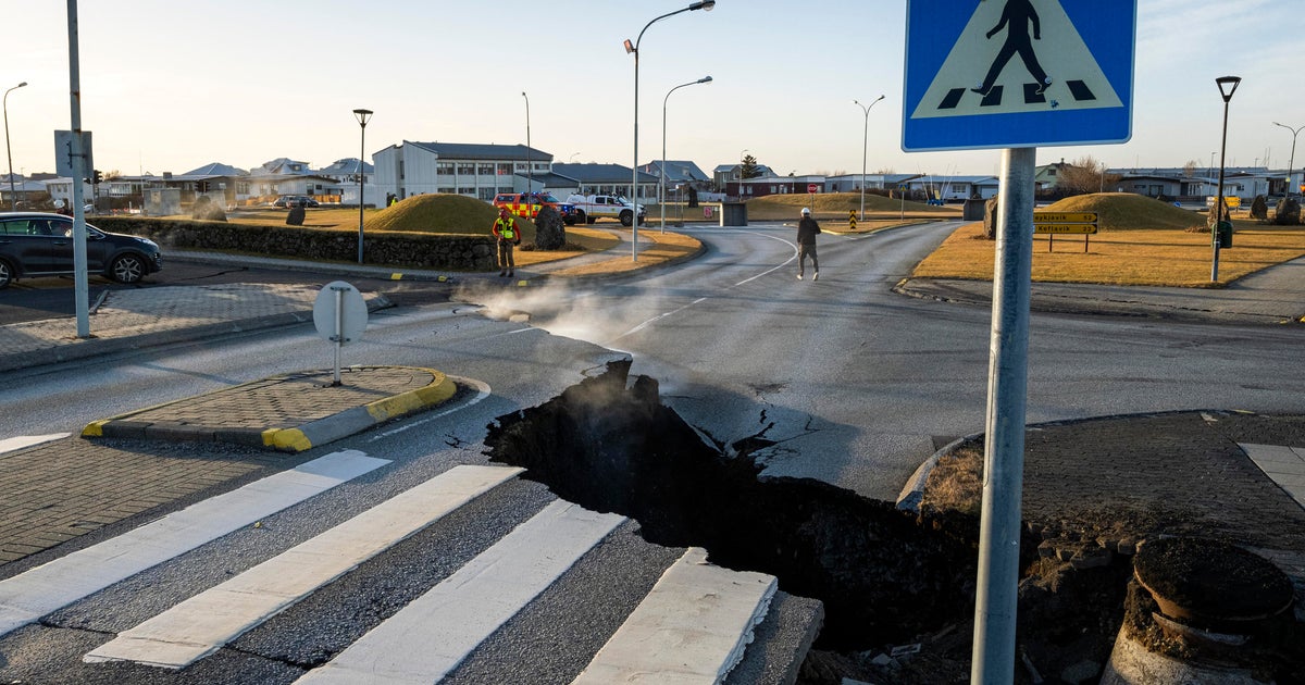 Iceland experiences another 800 earthquakes overnight as researchers ...