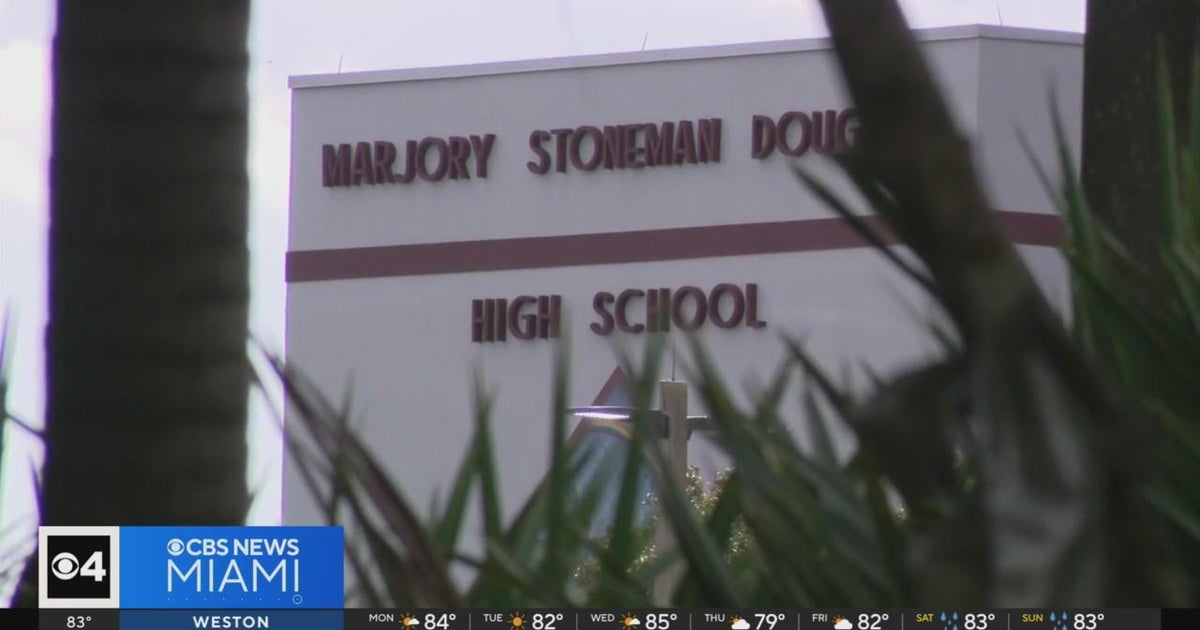 Lawmakers get tour of Marjory Stoneman Douglas High School building ...
