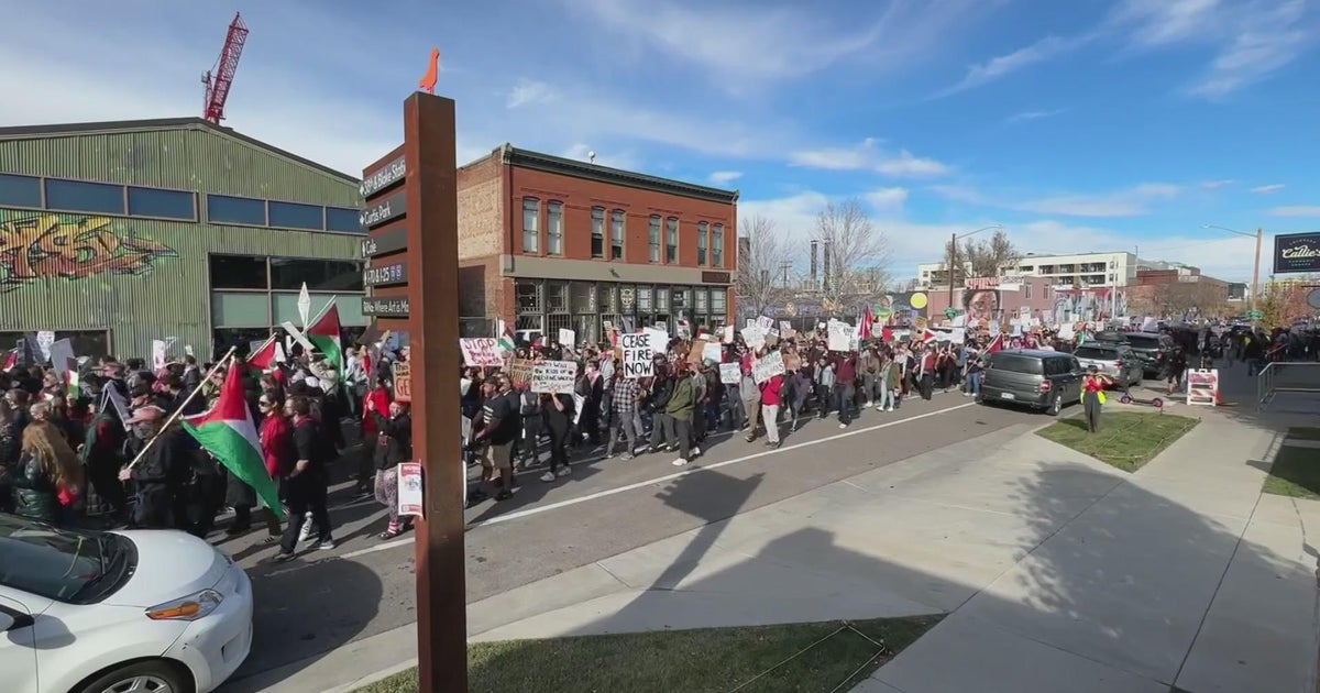 Dual demonstrations in Denver call for peace in the Middle East - CBS ...