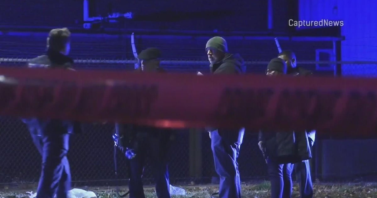 Four people shot on Chicago's West Side - CBS Chicago
