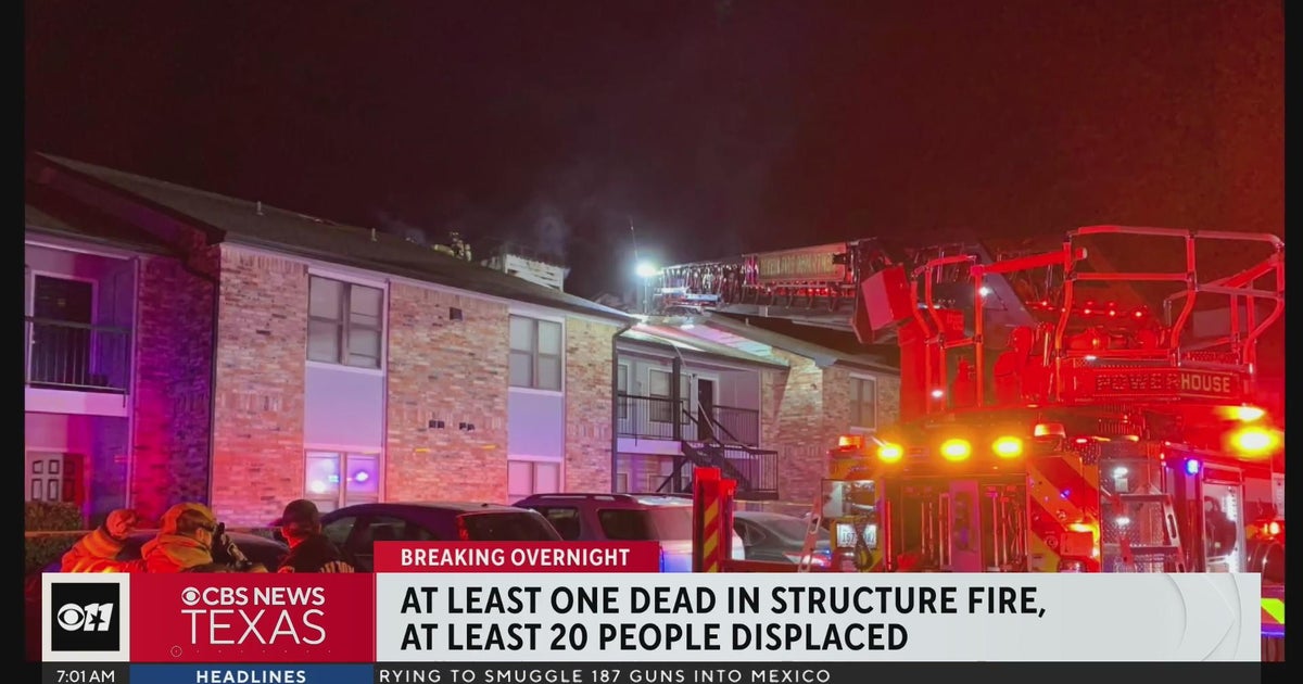 At least 1 dead after fatal apartment fire - CBS Texas