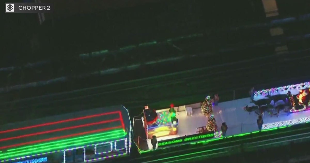 All aboard the CTA Holiday Train with Santa! - CBS Chicago