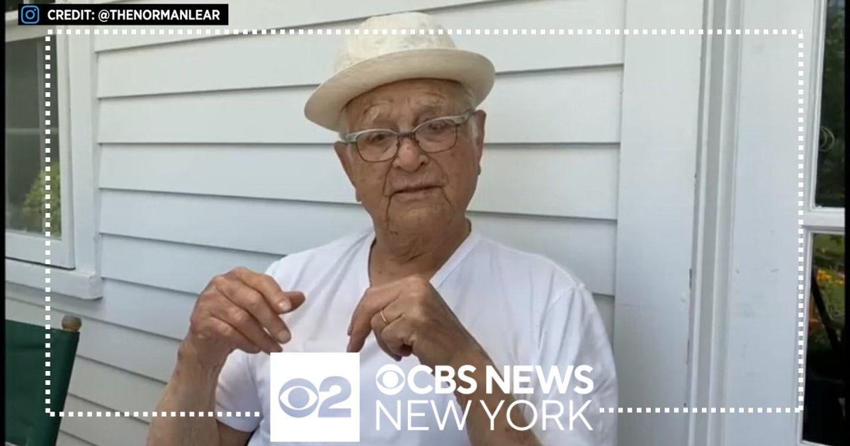 Prolific TV producer, writer & director Norman Lear dies at age 101 - CBS New York