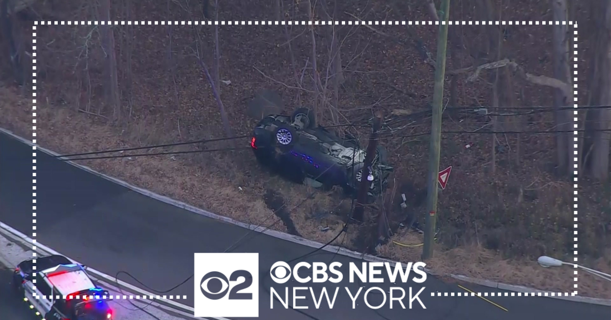 Crash involving stolen car shuts down Route 17 - CBS New York