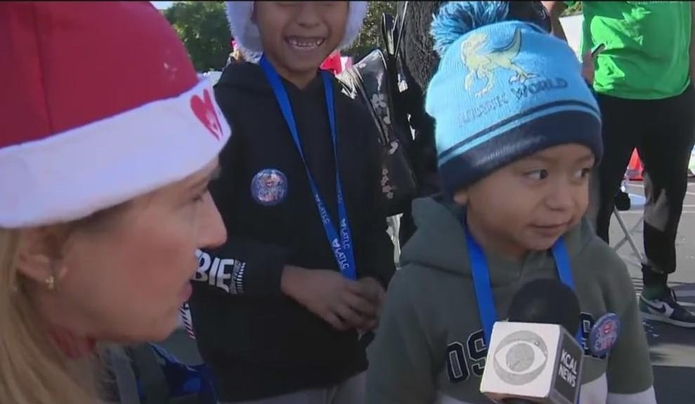 South LA's "Miracle on 34th Street" annual holiday event brings support ...