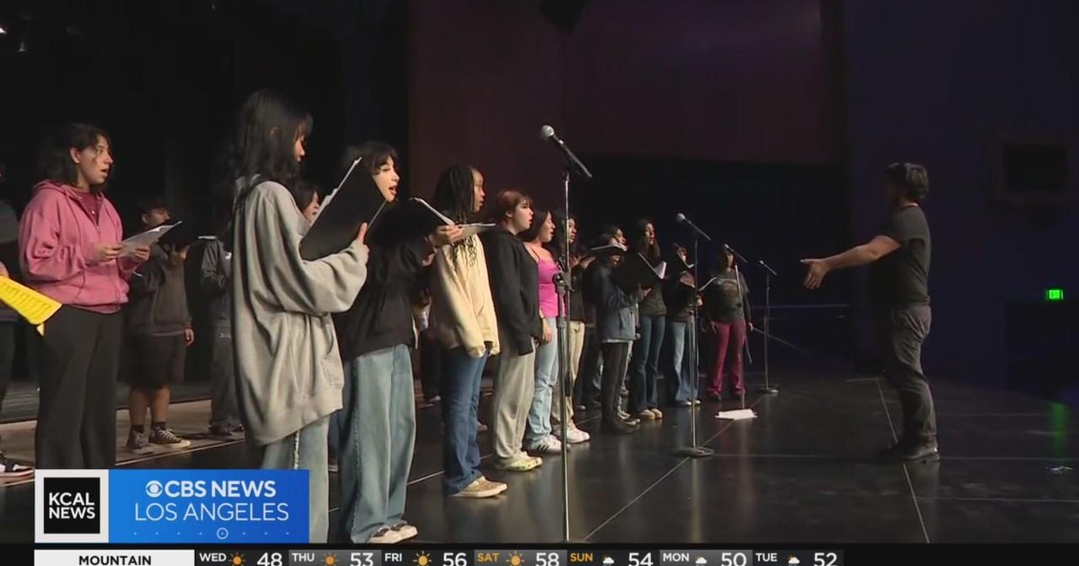 Long Beach students invited to play at New York's Carnegie Hall - CBS ...