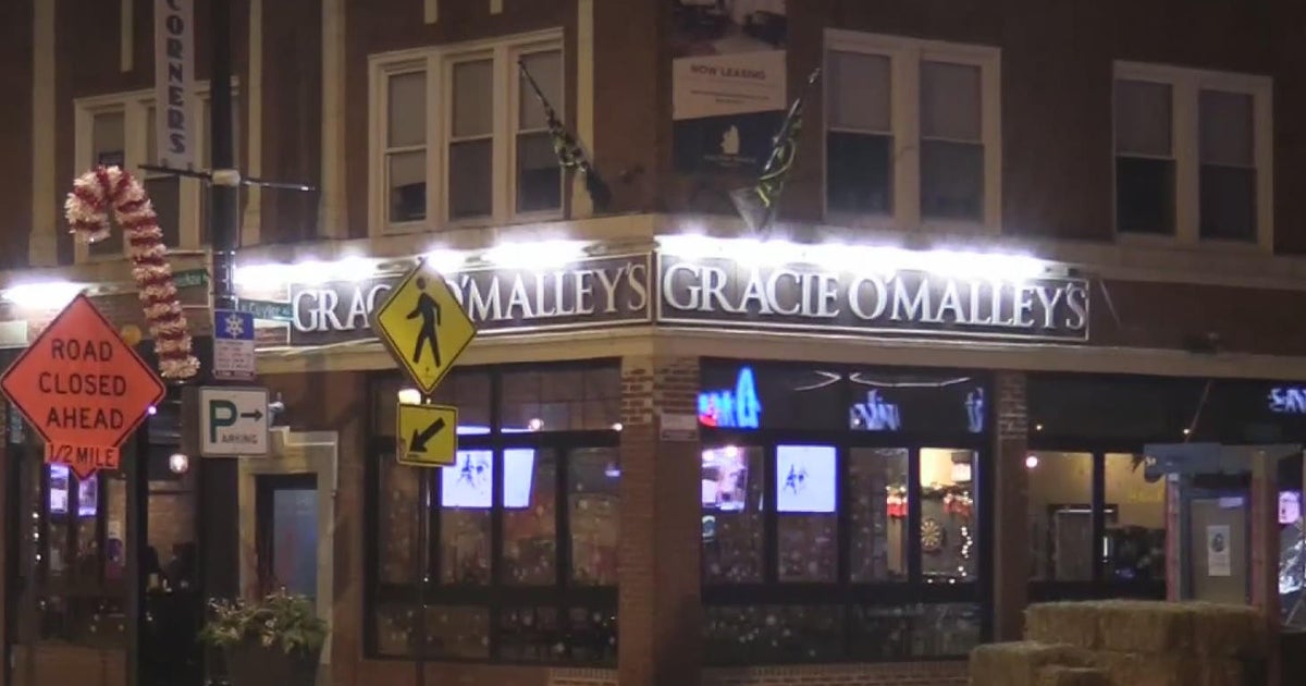 Thieves rob restaurant at gunpoint Chicago's Northwest Side - CBS Chicago