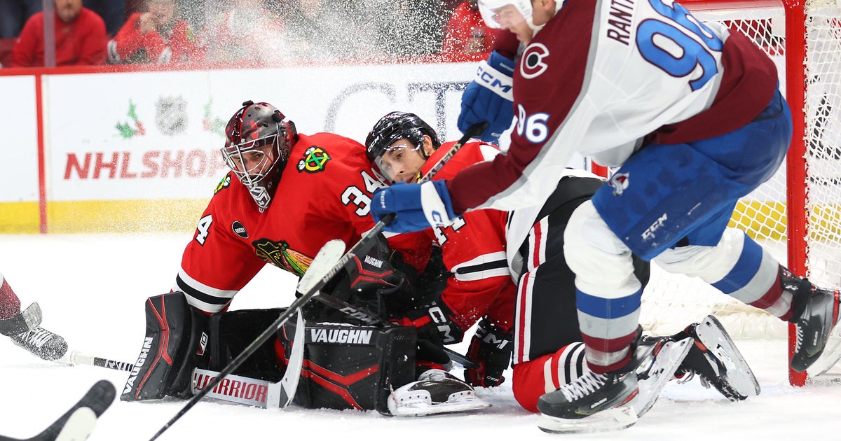 Tyler Johnson scores in 3rd period as Blackhawks beat Avalanche - CBS ...