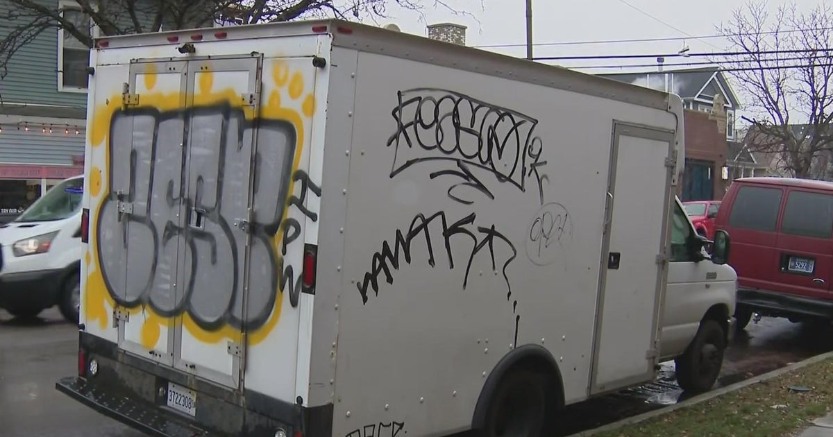 Taggers hit sandwich shop's truck over and over again - CBS Chicago