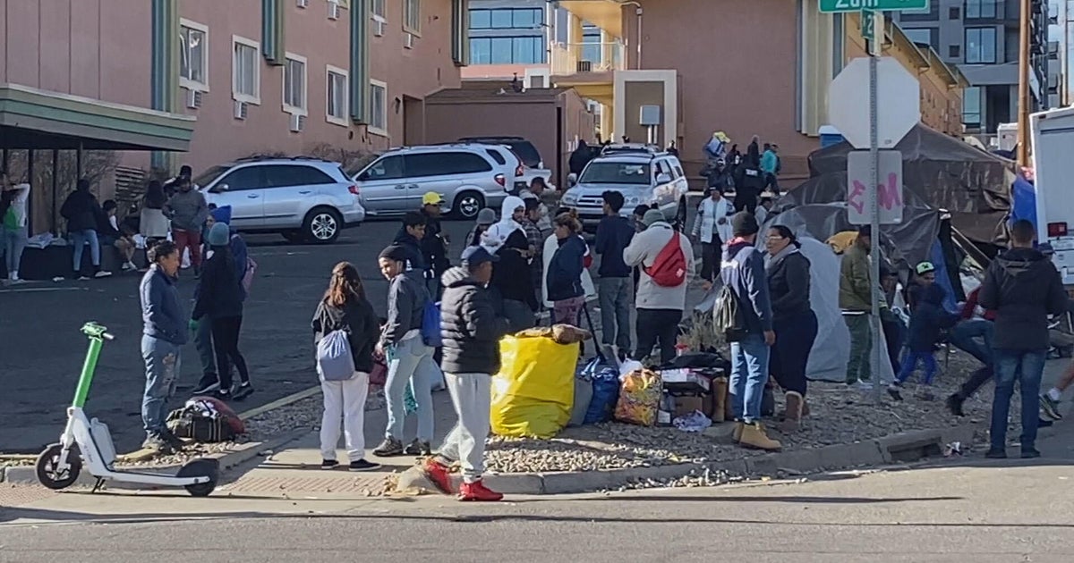 Hundreds of migrants move to Denver in less than 24 hours, resources becoming limited - CBS Colorado