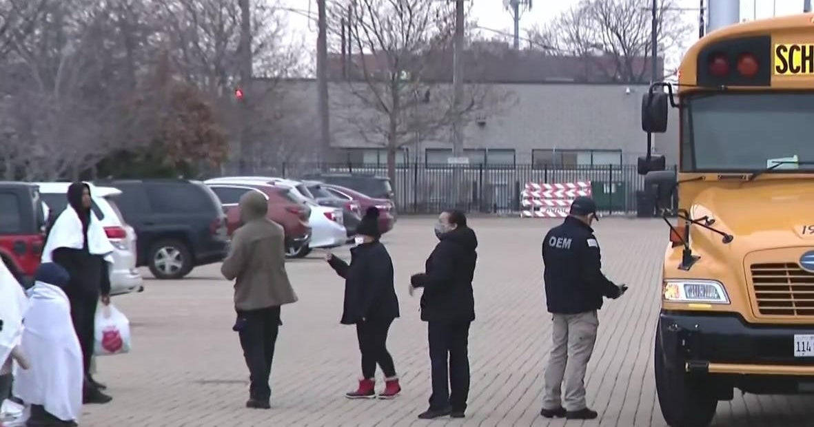 Chicago, suburbs crack down on migrant buses arriving without notice ...