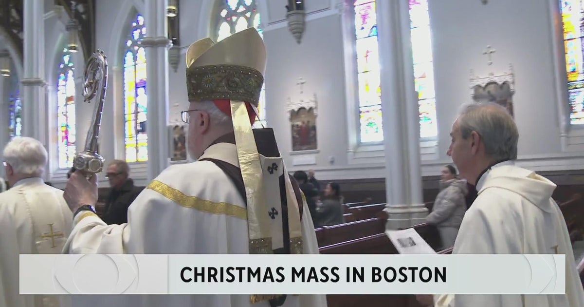 Christmas Mass held at Cathedral of Holy Cross in Boston - CBS Boston