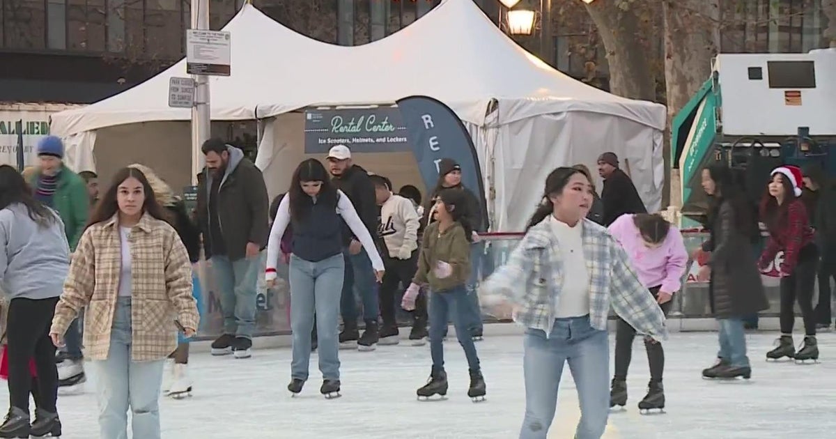 Families flock to DOCO, Downtown Sacramento's ice rink for Christmas ...