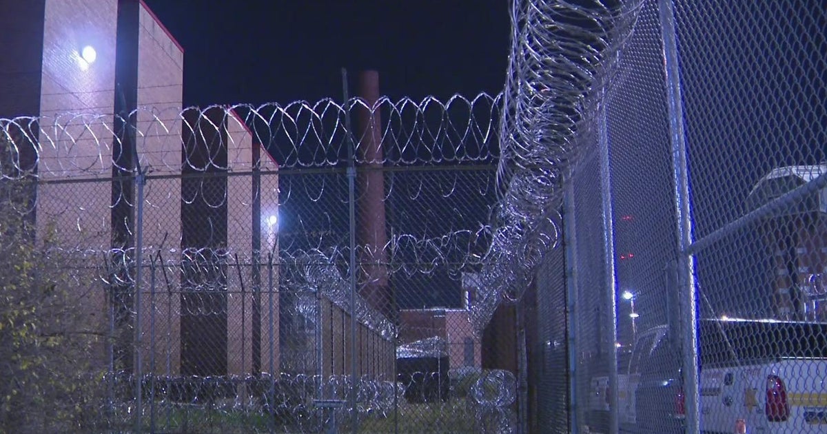 Inmate found dead in Cook Co. Jail on Christmas Day - CBS Chicago