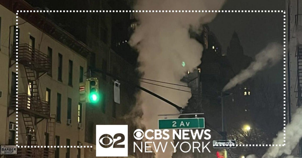 Emergency cleanup complete after steam line rupture in NYC - CBS New York