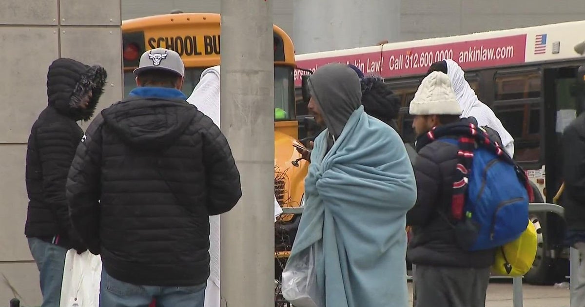 Cost to apply, demand why 1% of migrants Chicago have work permits ...