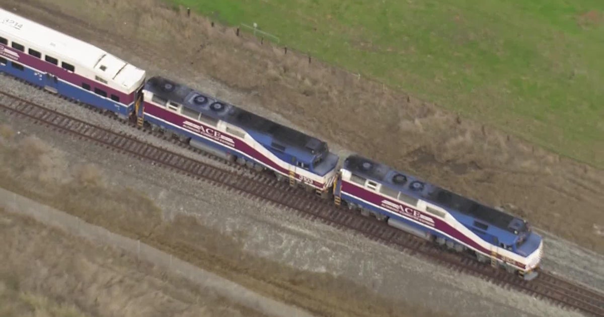 ACE train apparently hits, kills pedestrian in Fremont - CBS San Francisco